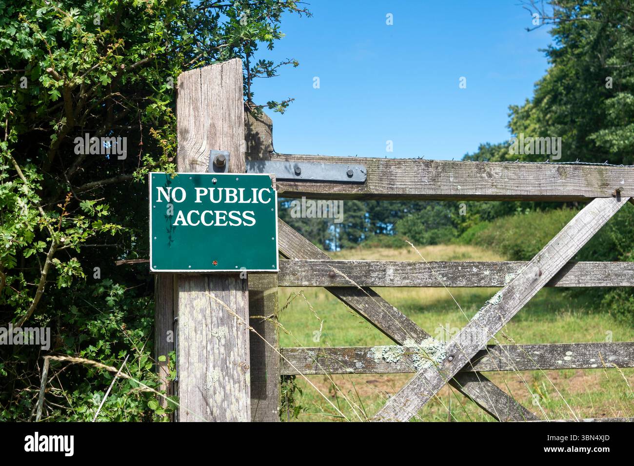 No public access barrier hi-res stock photography and images - Alamy