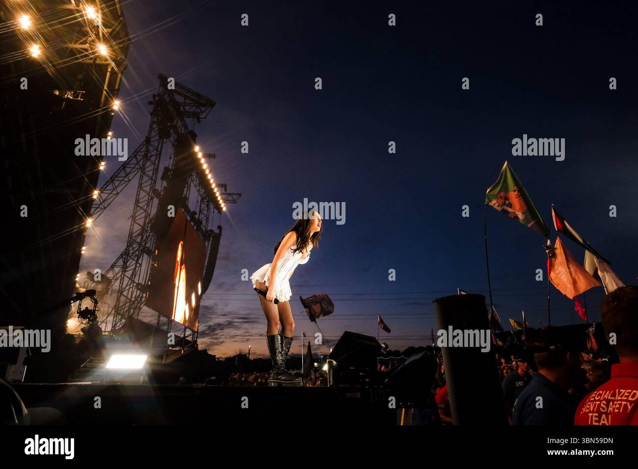 Pilton, UK. 29th June, 2025. Olivia Rodrigo performs as the closing ...