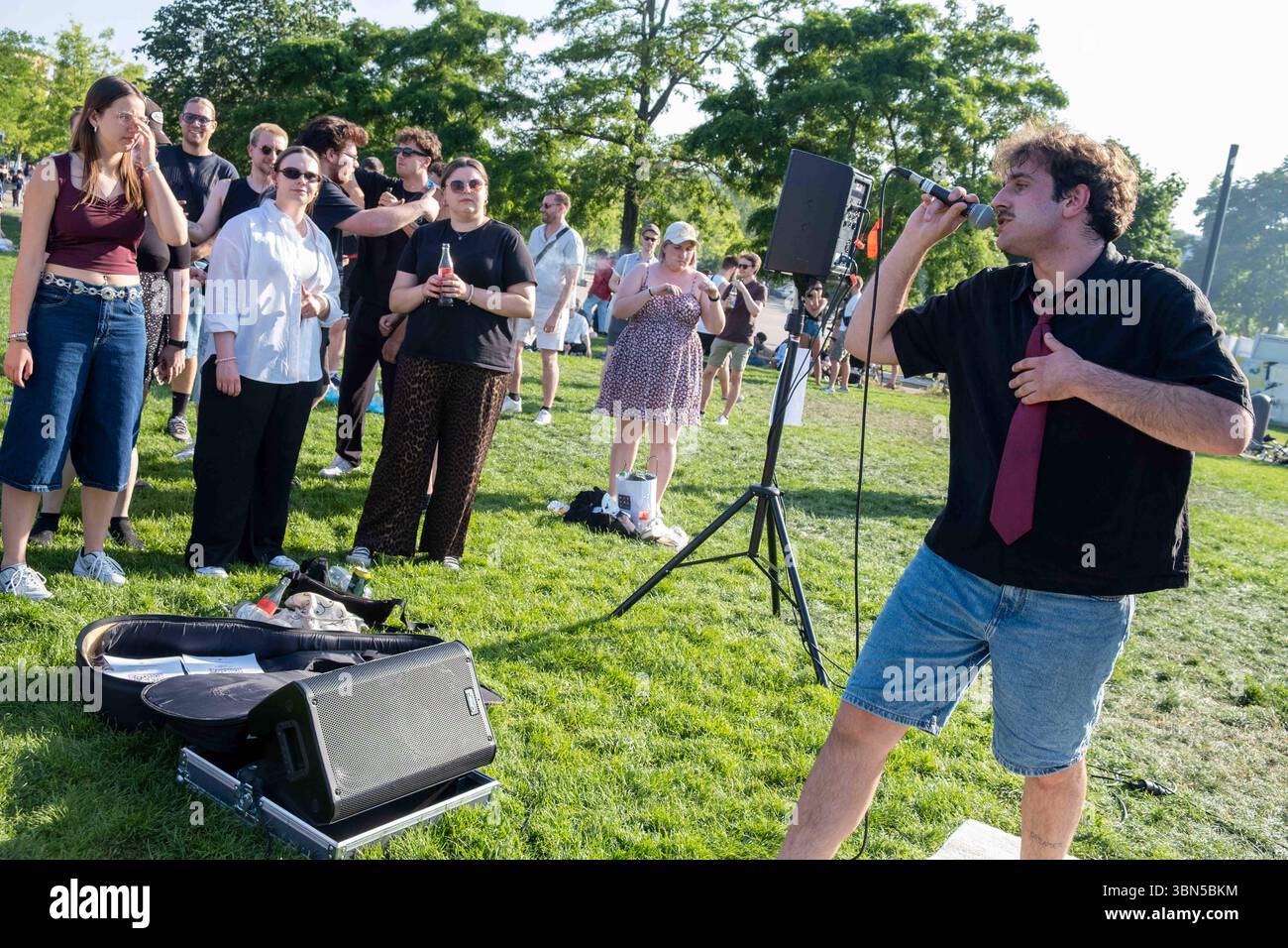Fete de la Musique zum Sommeranfang in Berlin-Prenzlauer Berg. Im ...