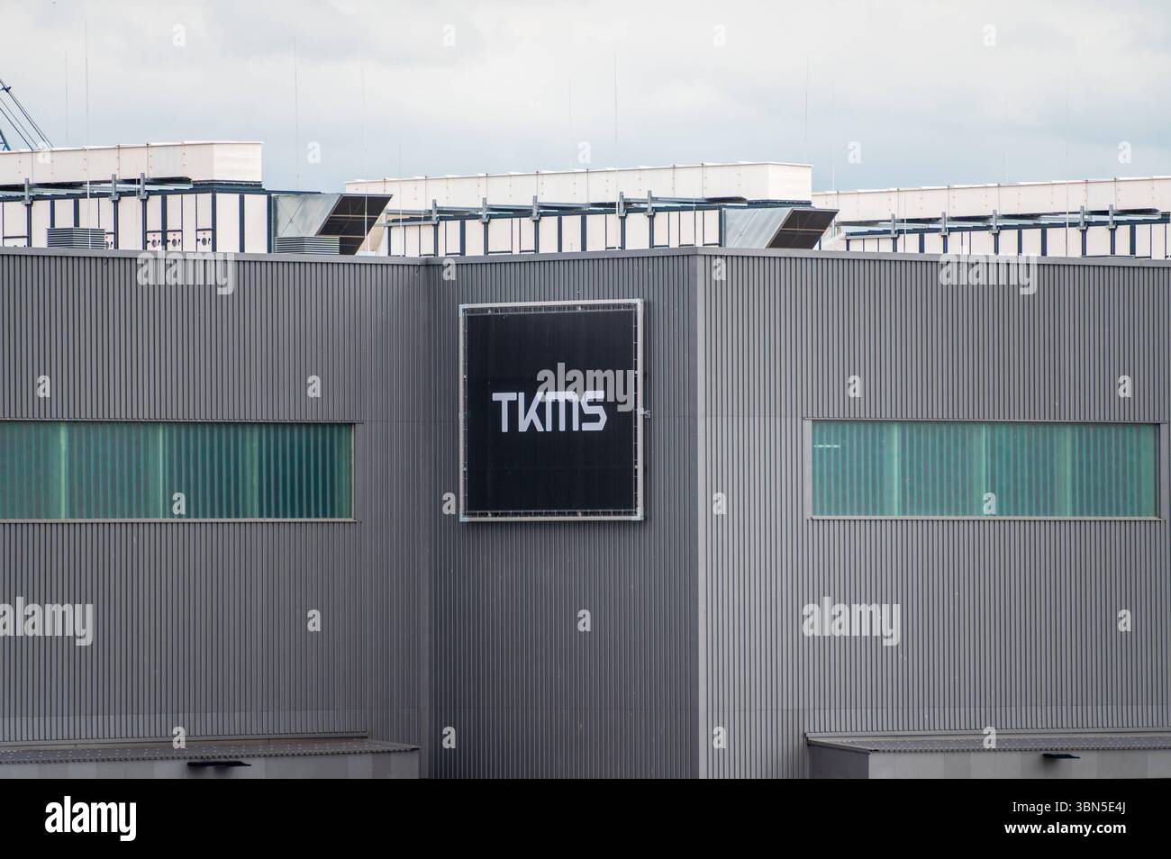 TKMS ehemals TyssenKrupp Marinesystems in Kiel, die neuen Hallen zum ...