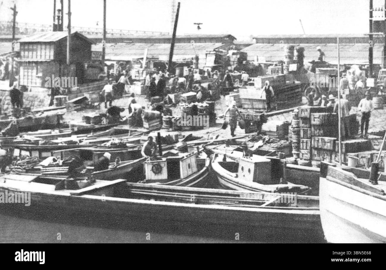 Tokyo market 1930s hi-res stock photography and images - Alamy