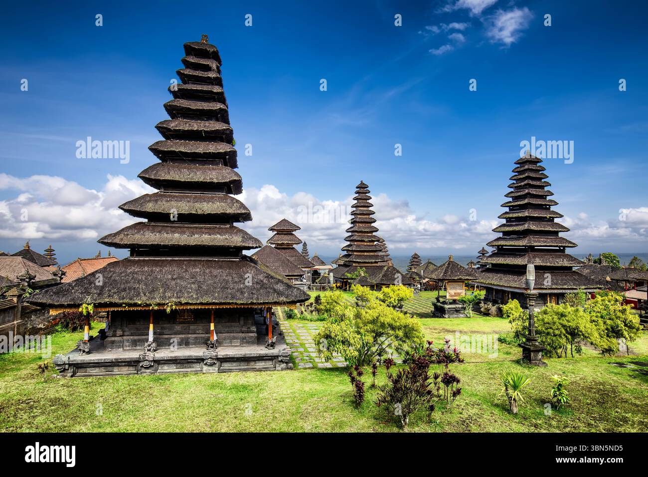 Pagoda like design hi-res stock photography and images - Alamy