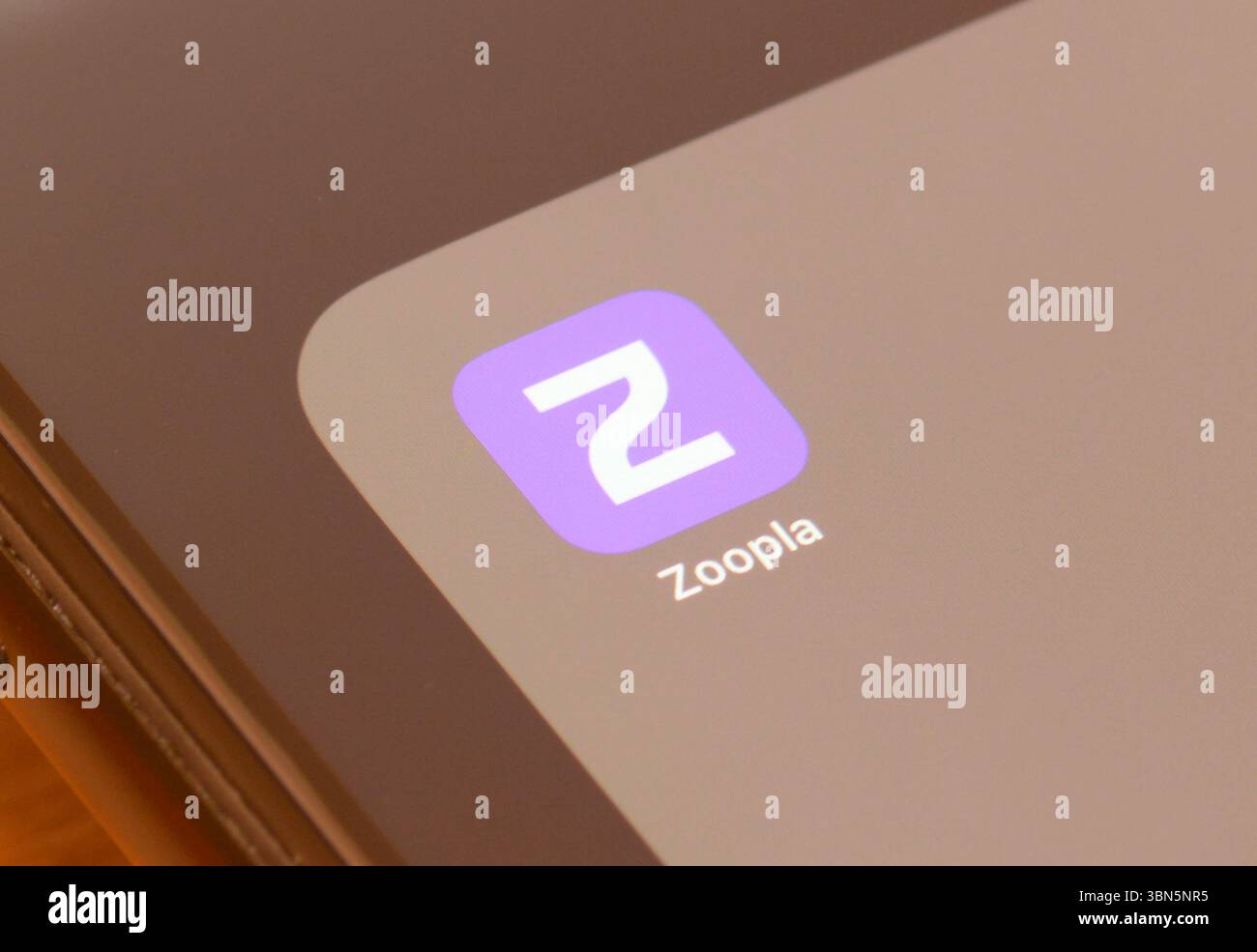 Zoopla selling hi-res stock photography and images - Alamy