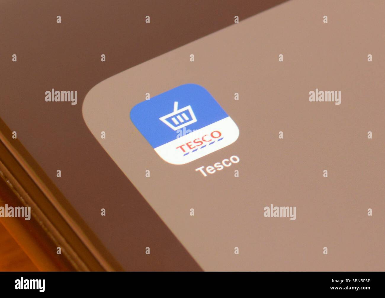 Tesco supermarket app on smartphone screen Stock Photo - Alamy