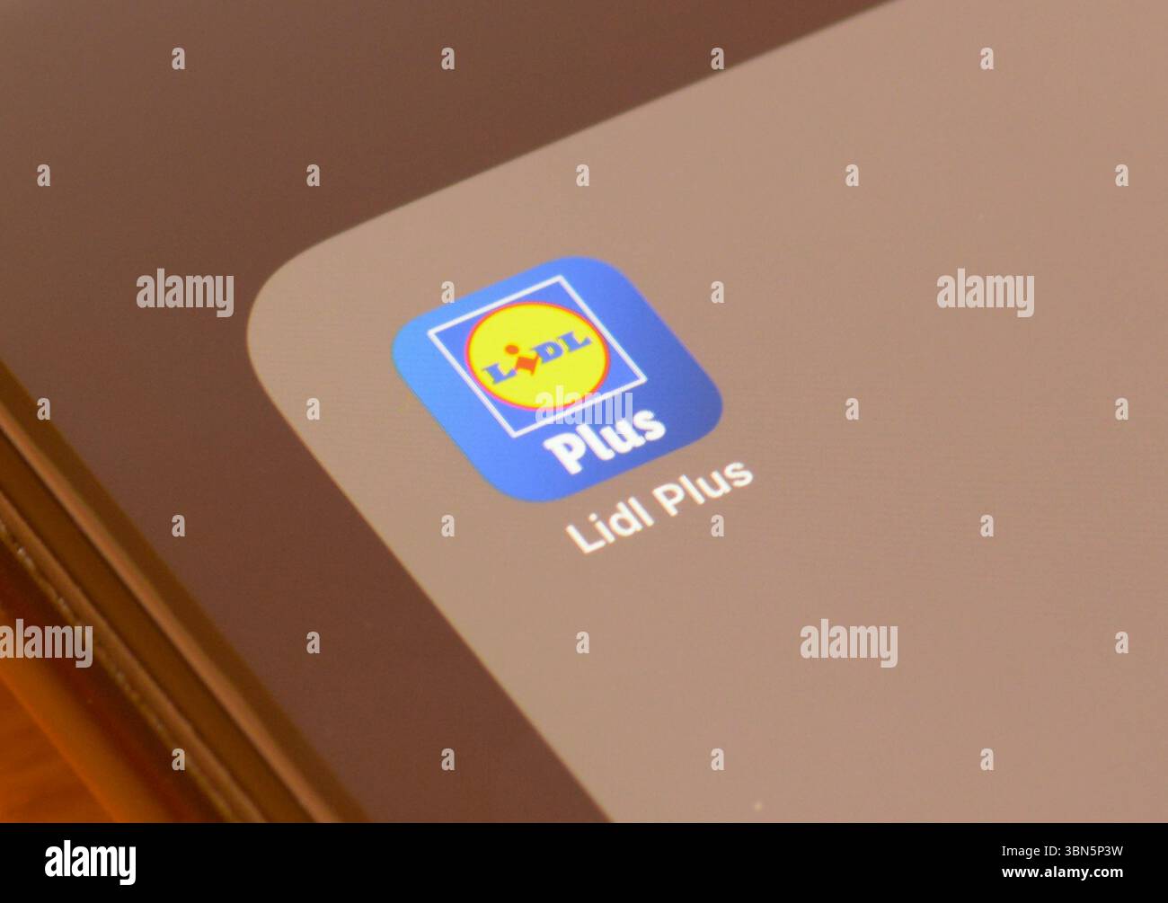Lidl shopping app hi-res stock photography and images - Alamy