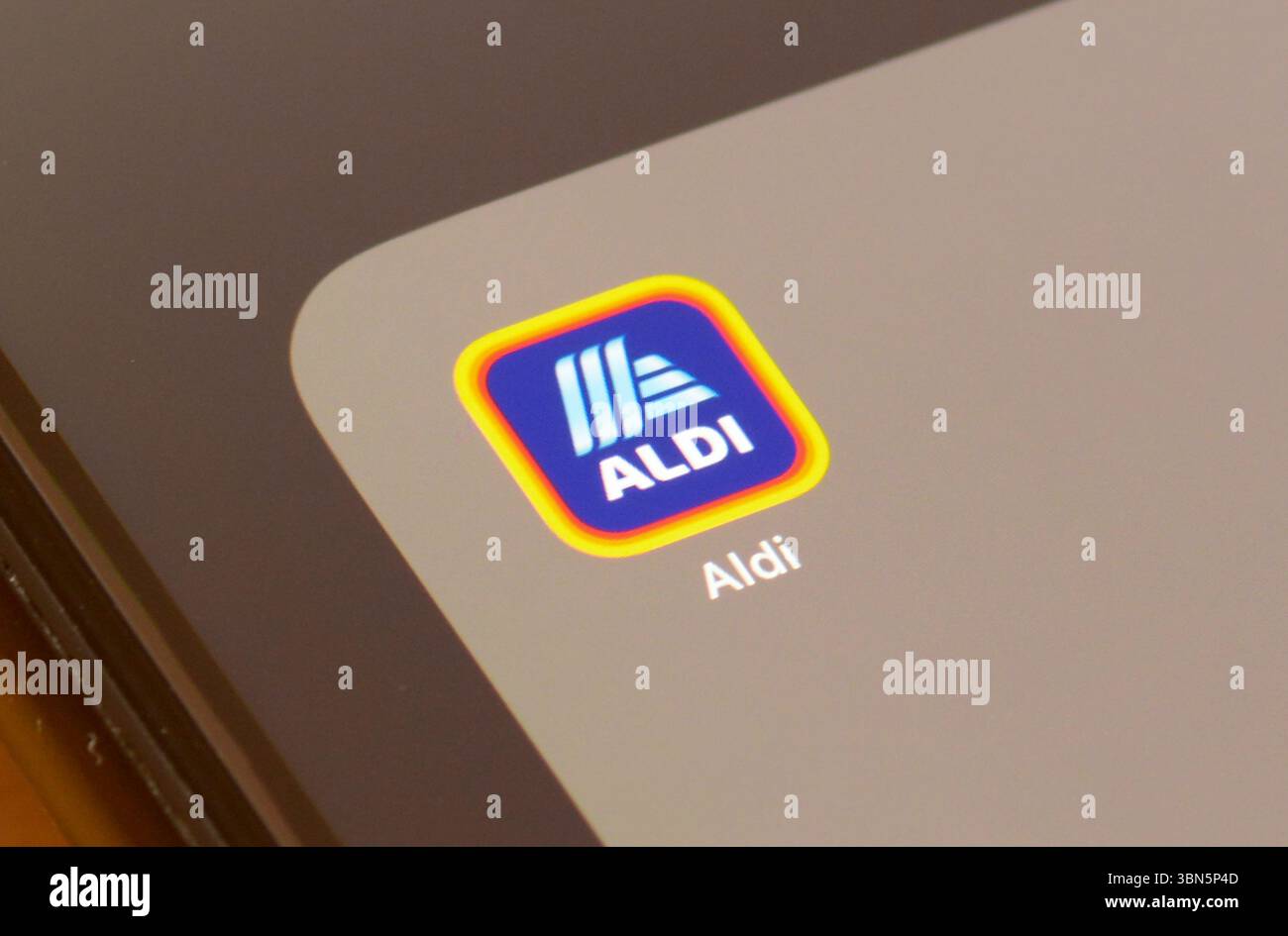 Aldi supermarket app on smartphone screen Stock Photo - Alamy