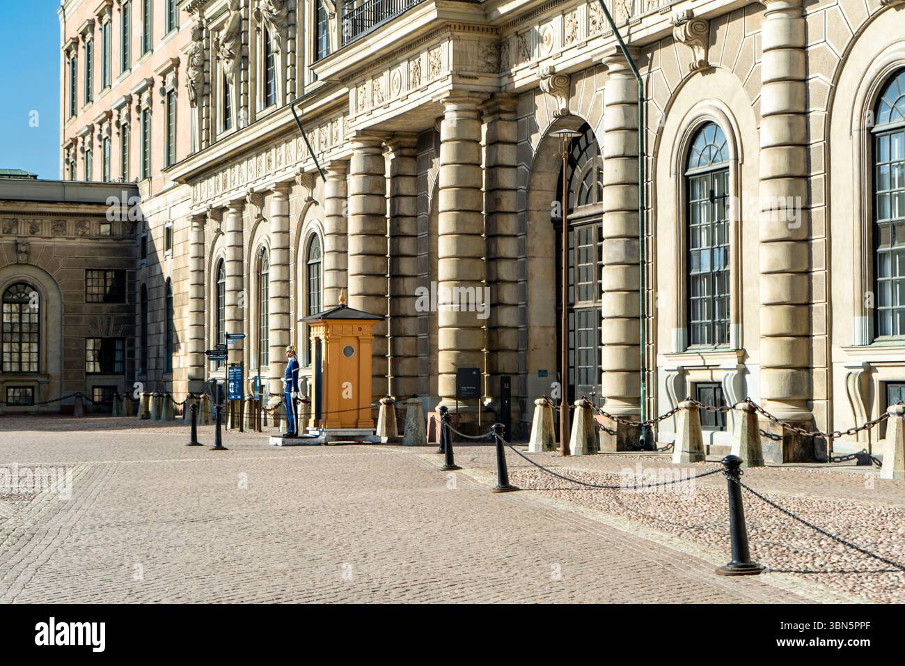 Iconic sentry post with royal guard at Stockholm's palace Stock Photo ...