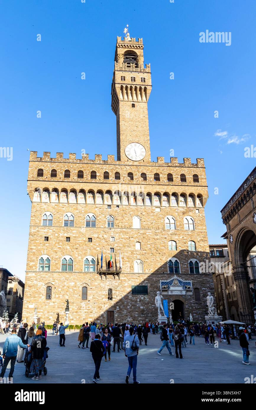 streets of Florence city center with surrounding area full of tourists ...