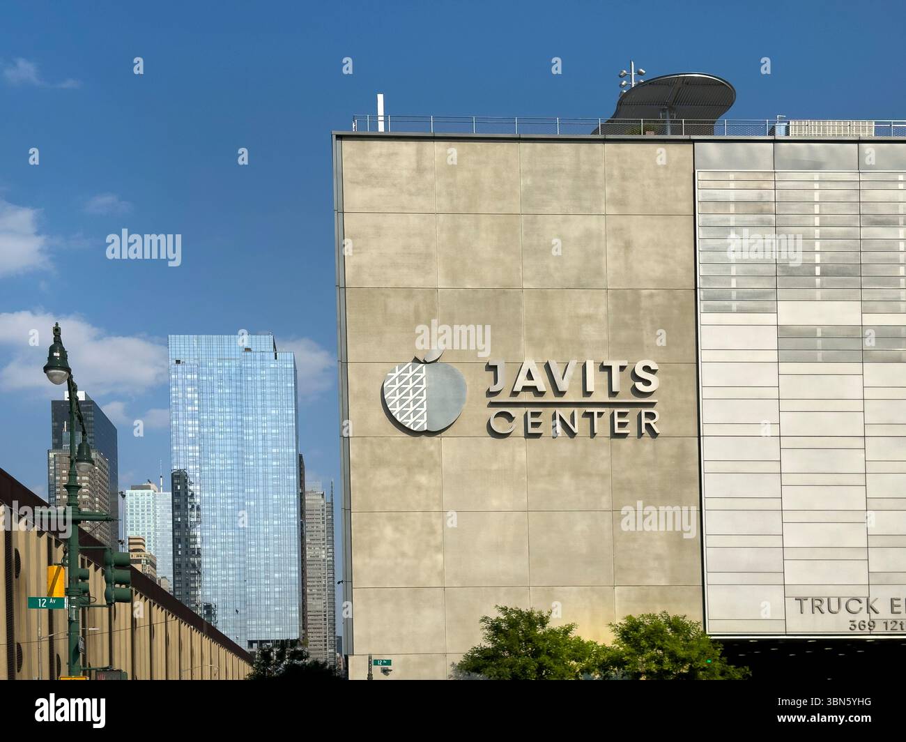 Javits Center, rear building exterior and cityscape, 12th Avenue, Hell ...