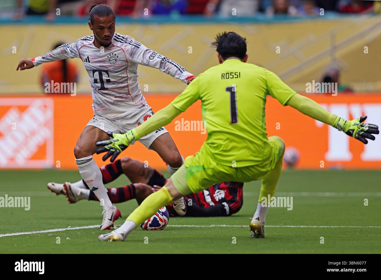 29th June 2025: Miami, USA; Goalkeeper, Agustin Rossi of CR Flamengo ...