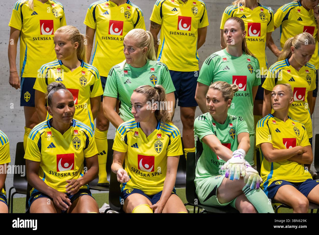 250630 Smilla Holmberg, goalkeeper Emma Holmgren, goalkeeper Tove ...