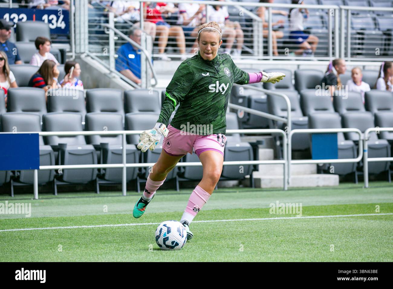 Cincinnati, USA, 29th June, 2025. Republic of Ireland goalkeeper Grace ...