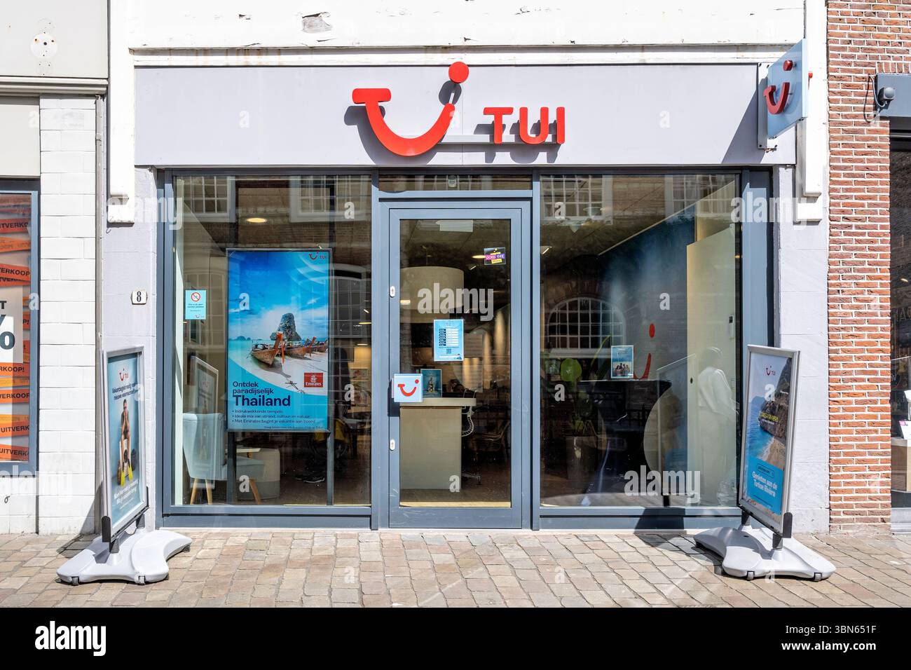 Tui travel hi-res stock photography and images - Alamy