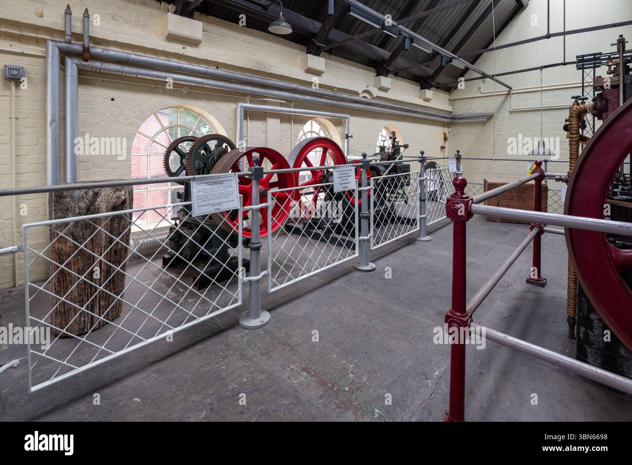 Machinery inside the Eastney Beam Engine House museum in Portsmouth ...