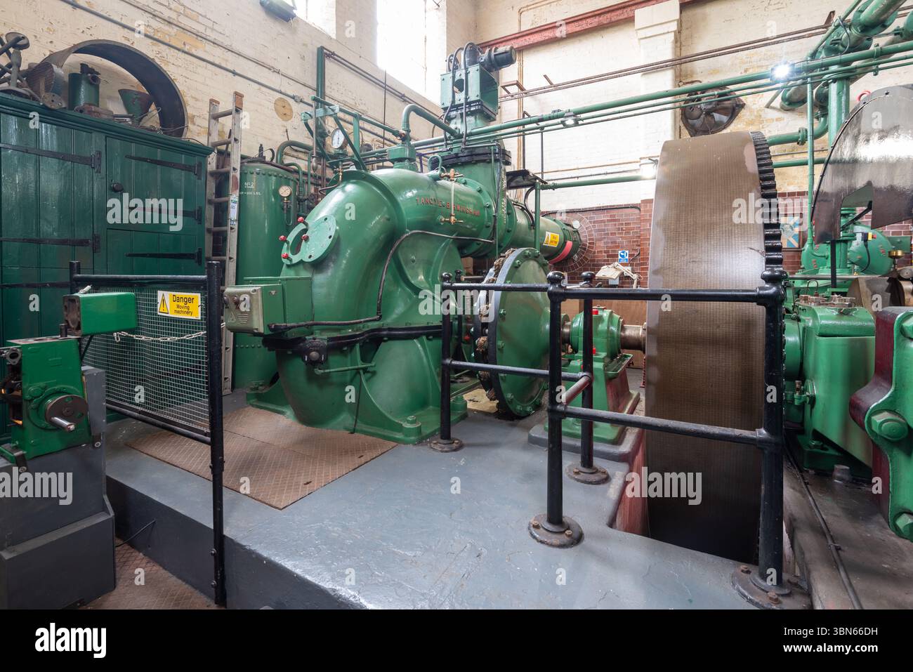 Old machinery inside the Gas engine house, part of the Eastney Beam ...