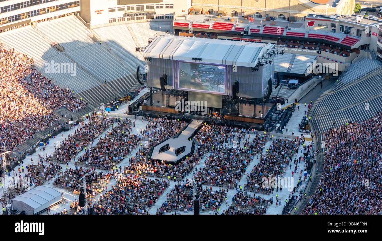 Ella langley hi-res stock photography and images - Alamy