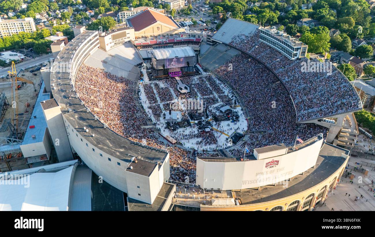 Ella langley hi-res stock photography and images - Alamy