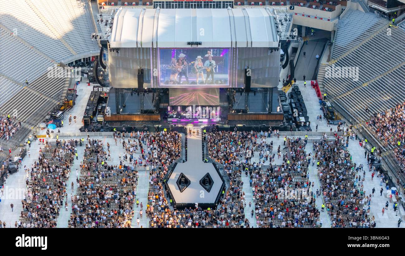 Ella langley hi-res stock photography and images - Alamy