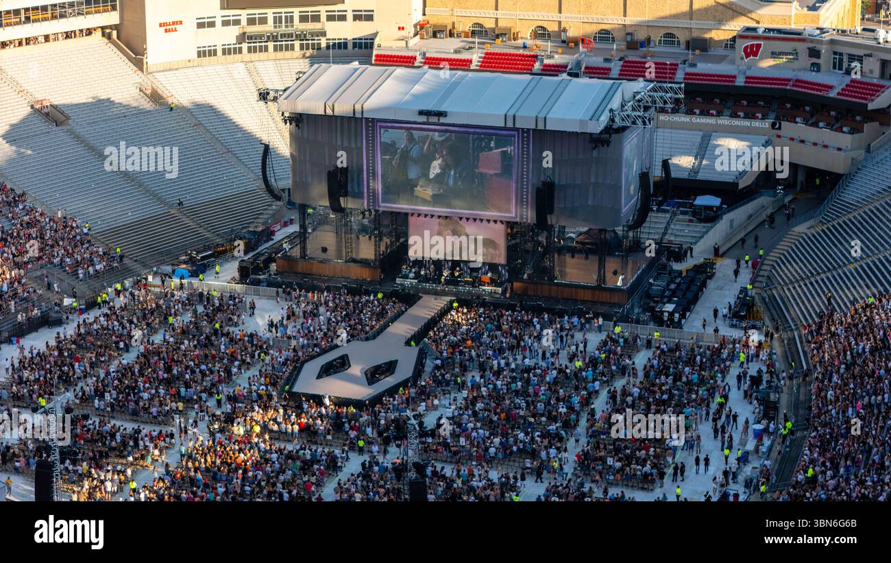 Ella langley hi-res stock photography and images - Alamy