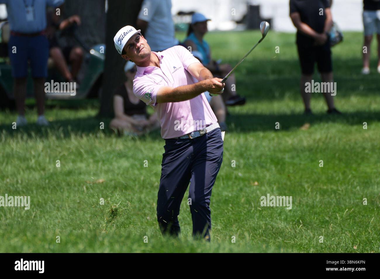 Jackson Suber hits on the third hole during the final round of the ...