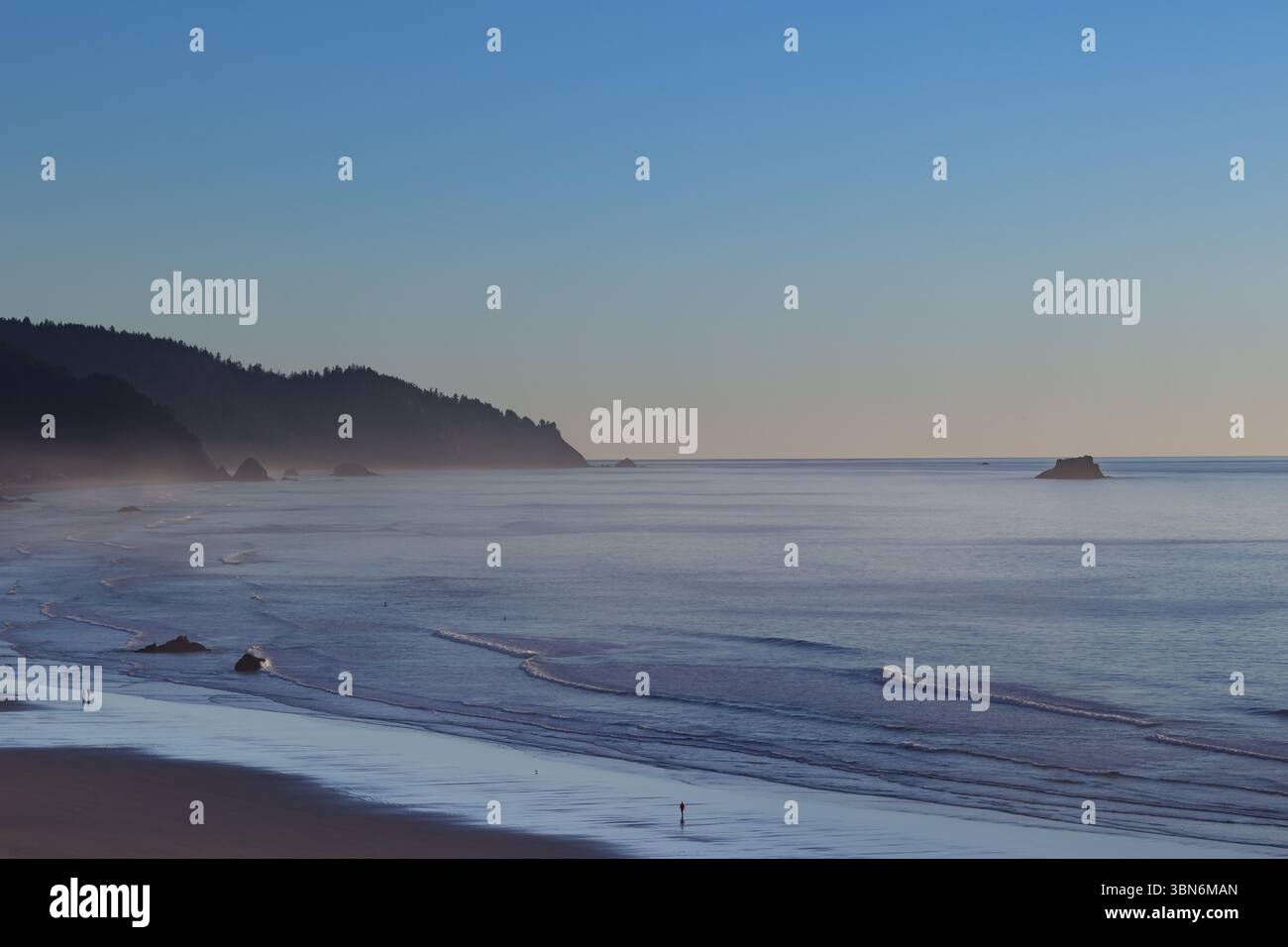 Arch in nature hi-res stock photography and images - Alamy