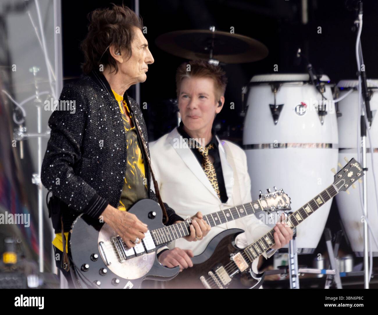 Ronnie Wood performing on the Pyramid Stage during the Glastonbury ...