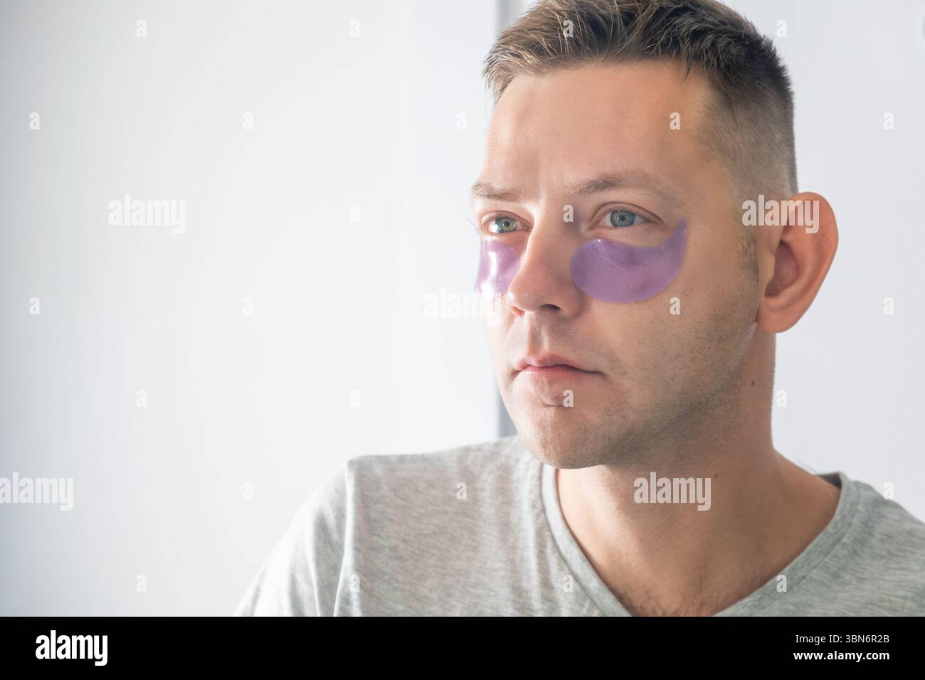 Eye patch beauty man hi-res stock photography and images - Alamy