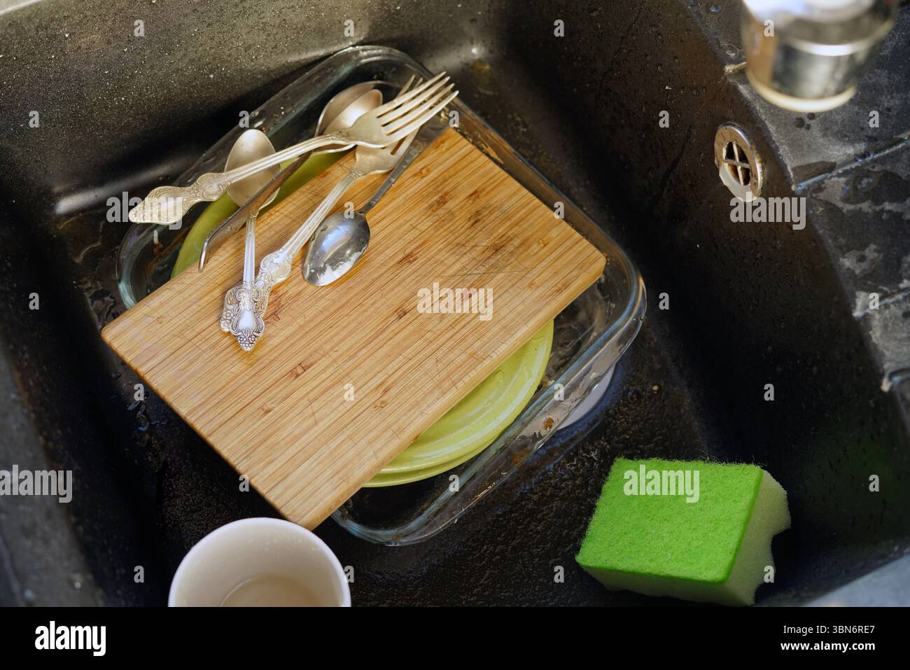 Unclean dirty kitchen black hi-res stock photography and images - Alamy