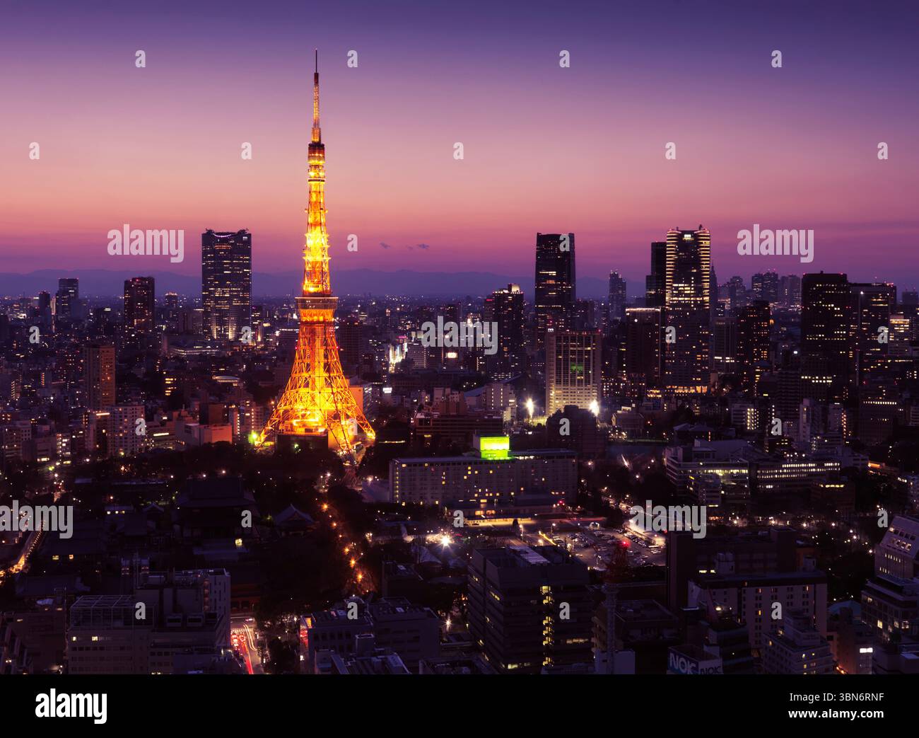 Colorful twilight scenery of Tokyo tower. Minato, Tokyo, Japan Stock ...