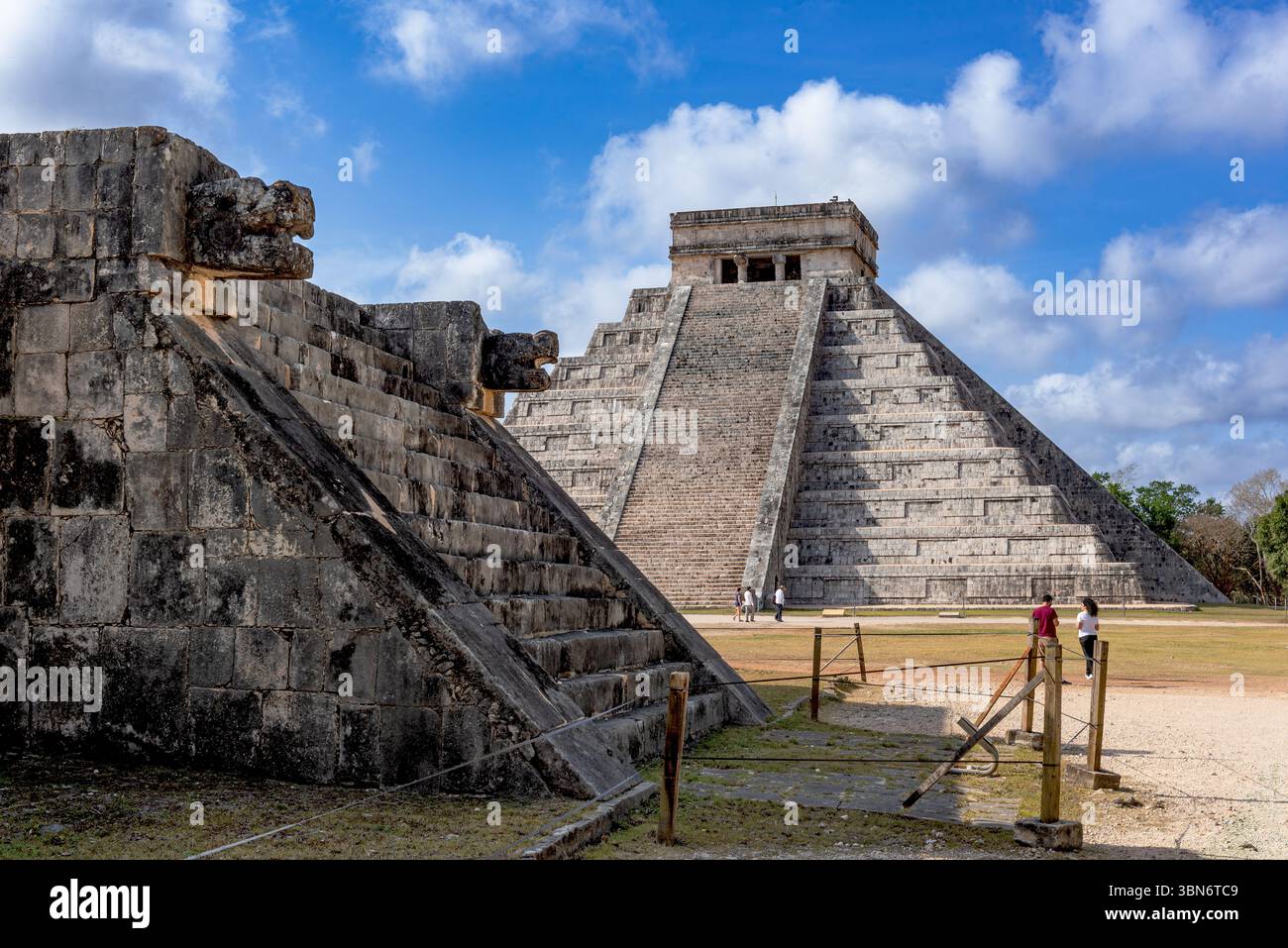The Temple of Kukulcan, El Castillo, in the center of Chichen Itza ...