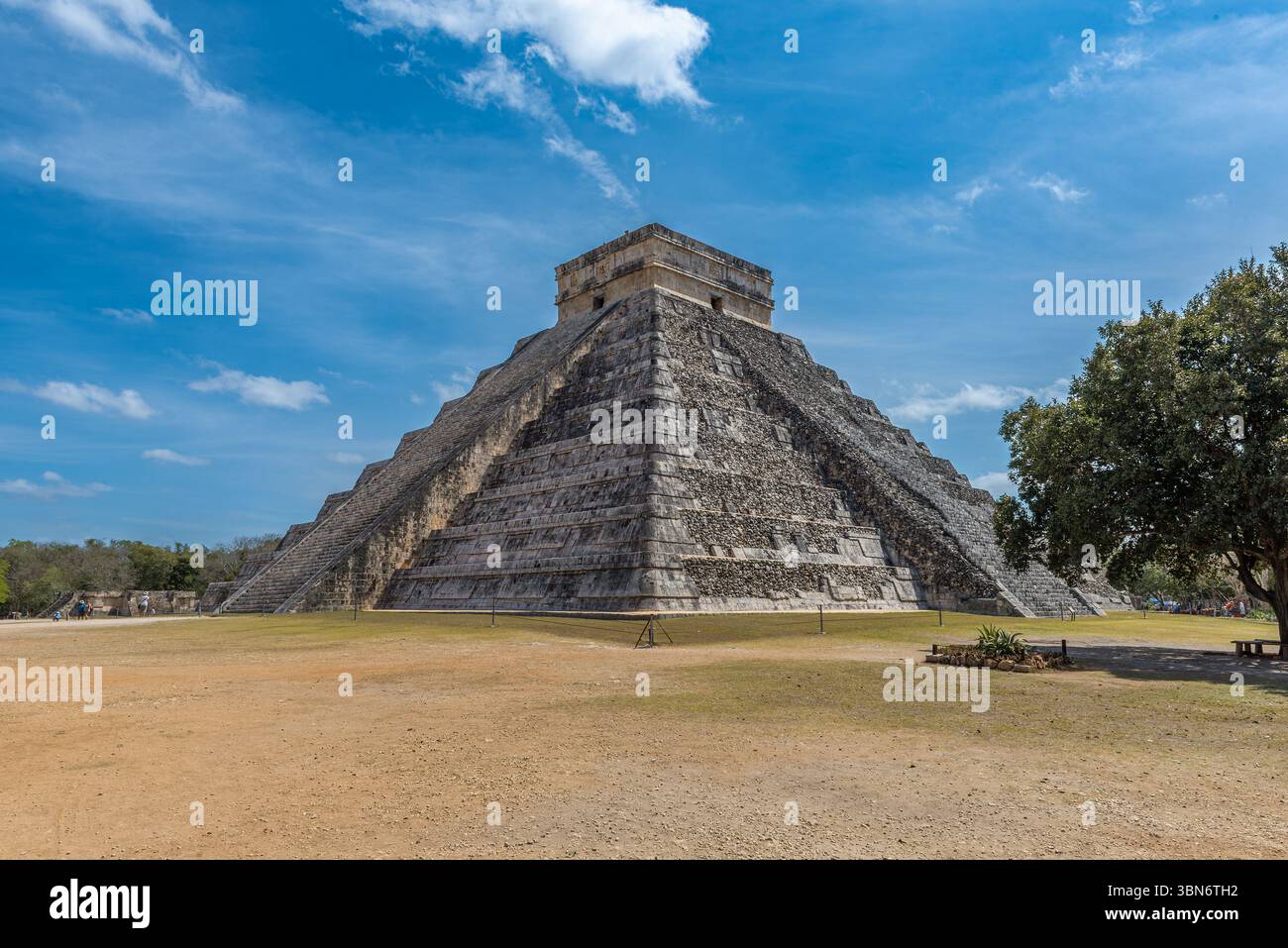 The Temple of Kukulcan, El Castillo, in the center of Chichen Itza ...