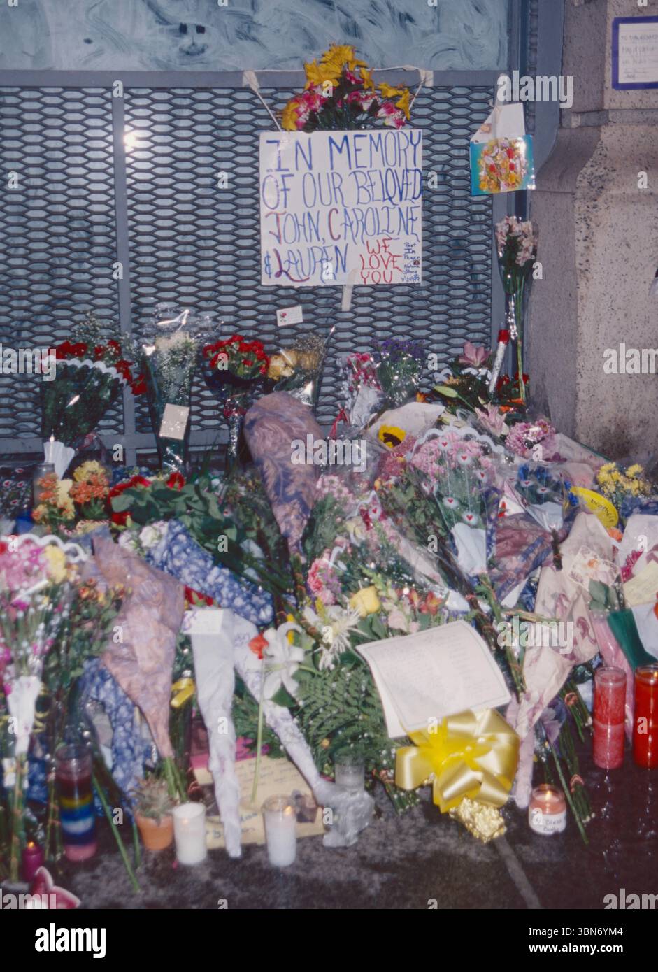 Flowers outside of John Kennedy Jr. and Carolyn Bessette-Kennedy’s ...