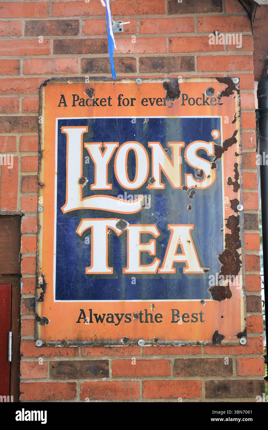 Tea display piccadilly london hi-res stock photography and images - Alamy