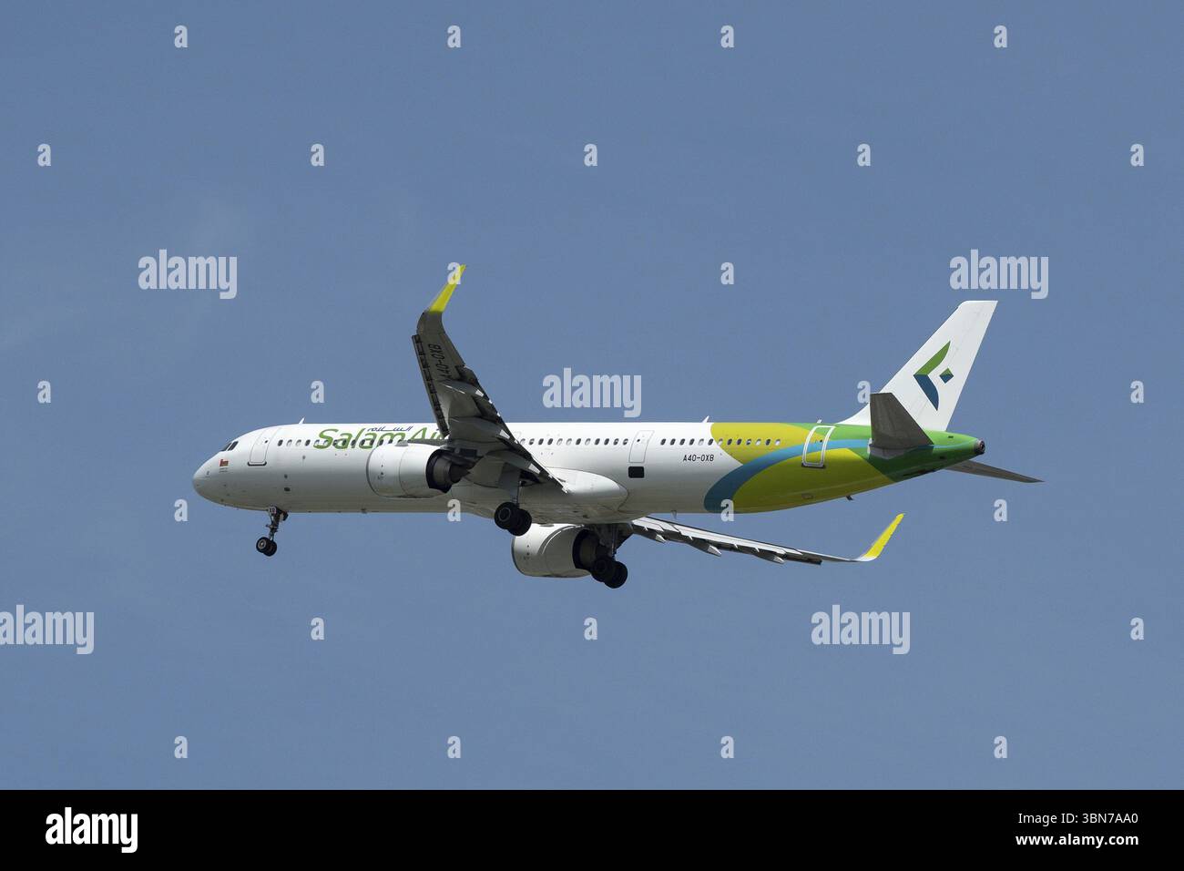 Aircraft SalamAir, A4O-OXB, Airbus A321neo Stock Photo - Alamy