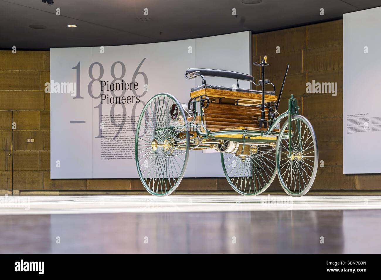Benz Patent Motor Car from 1886 - the world's first petrol car. The ...