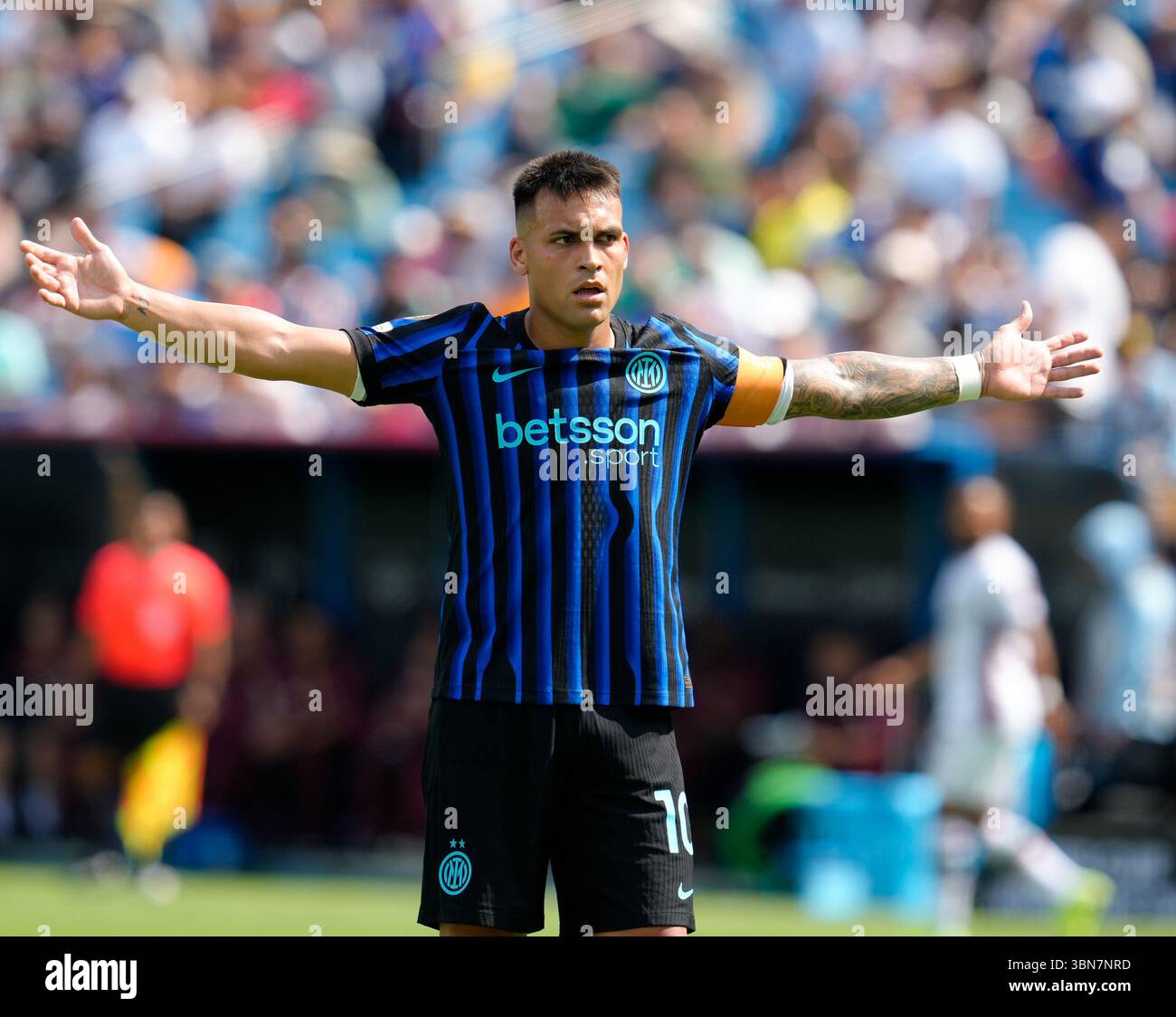 'lautaro martinez inter milan' 2025 hi-res stock photography and images ...
