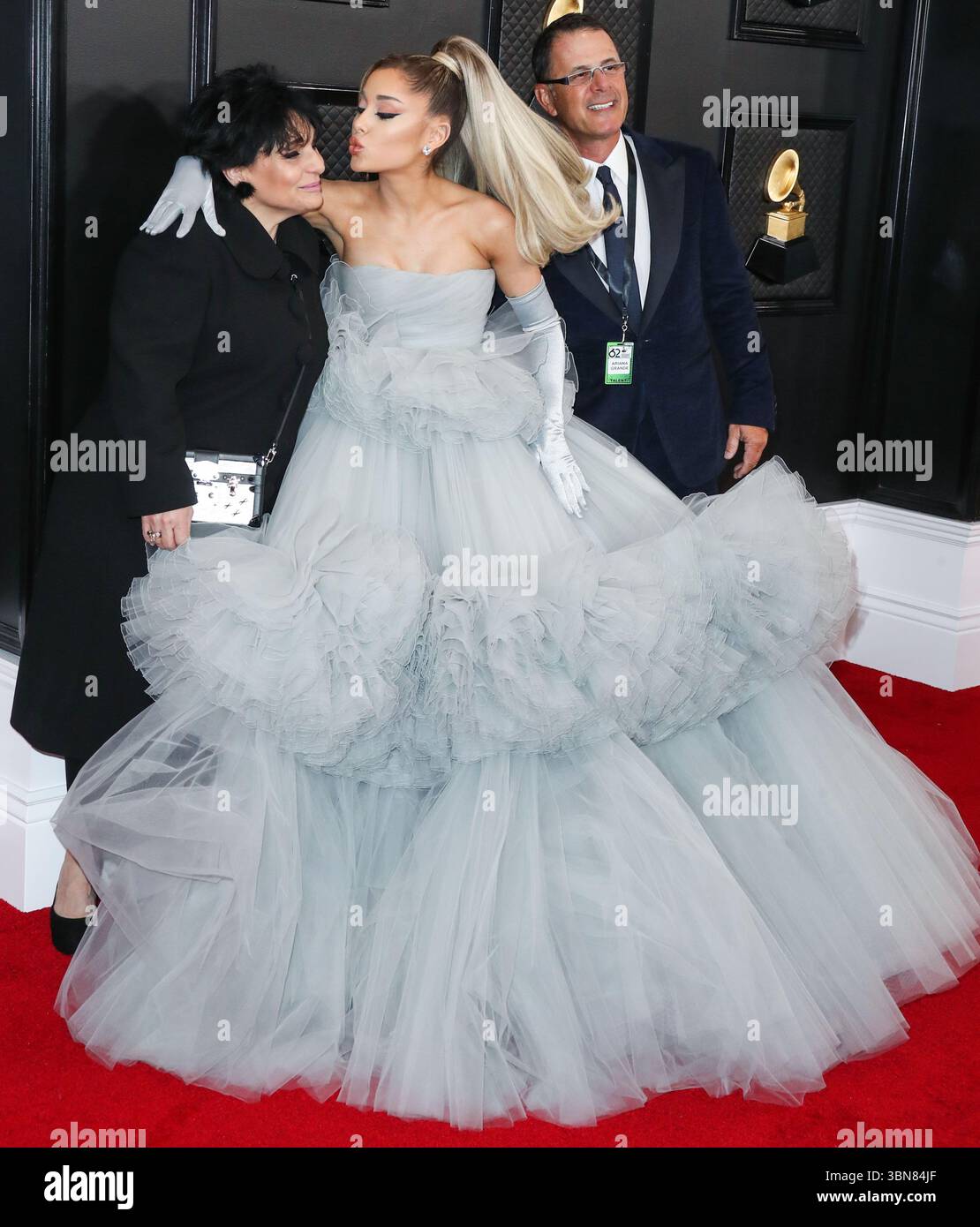 (FILE) Ariana Grande Joins 'Meet The Parents' Sequel At Universal; Fall ...