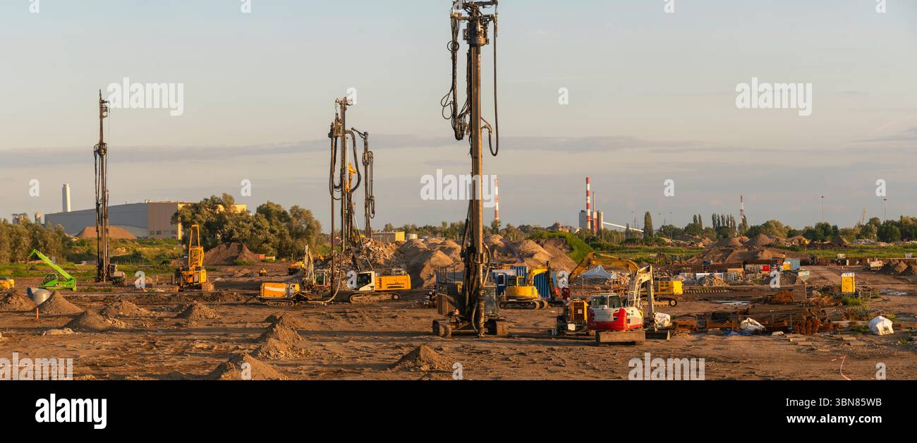 Seaport construction and expansion site Stock Photo - Alamy