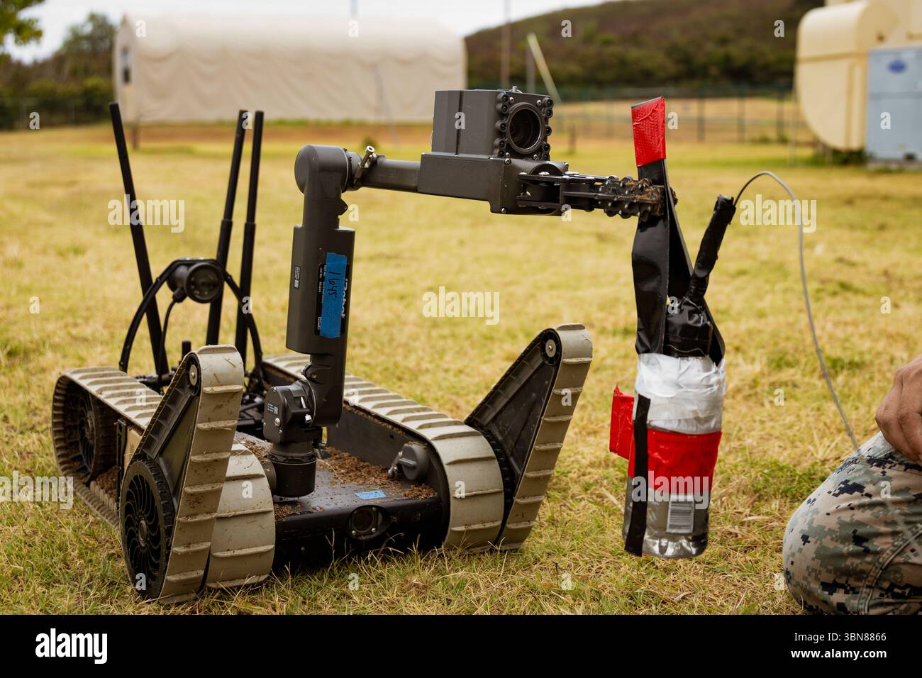 Small unmanned ground vehicle sugv hi-res stock photography and images ...