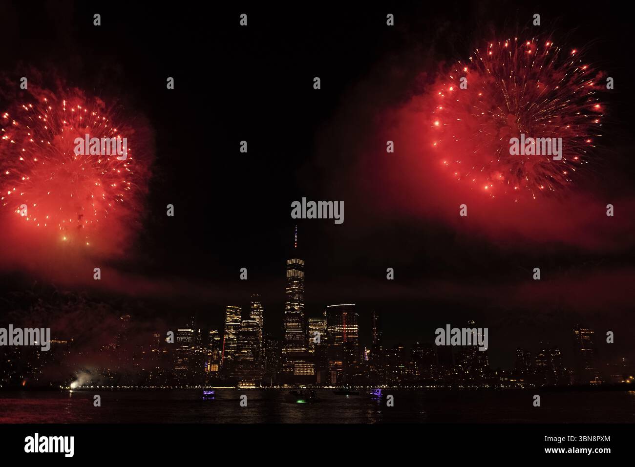 New York Manhattan fireworks. New York Fireworks over Manhattan. New ...