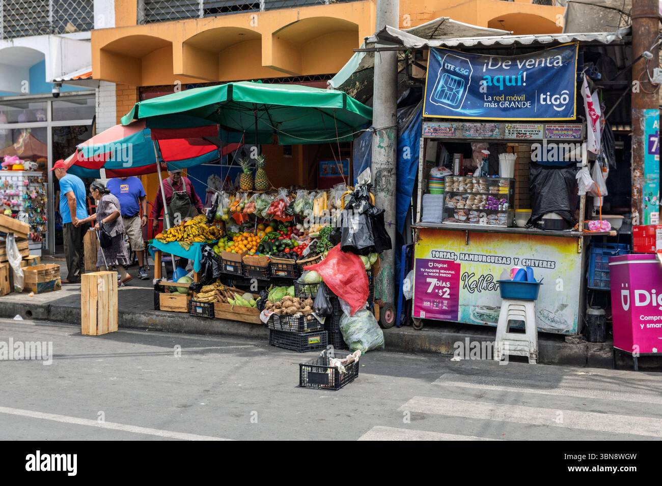 Street market, food stalls, Santa Ana, El Salvador Stock Photo - Alamy