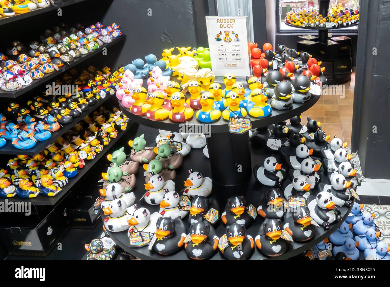 Rubber ducks display hi-res stock photography and images - Alamy