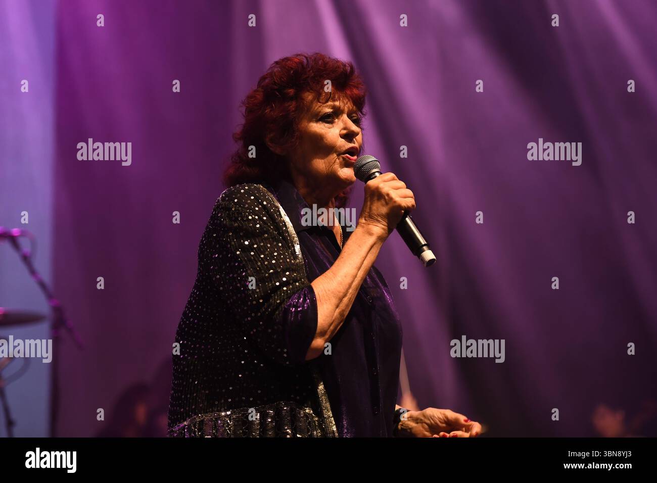 LONDON, ENGLAND - SEPTEMBER 15: Dana Gillespie performing at ‘Marc ...