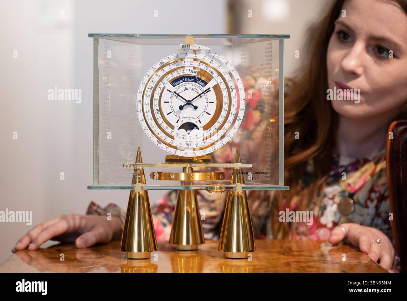 The queen golden jubilee 2002 hi-res stock photography and images - Alamy