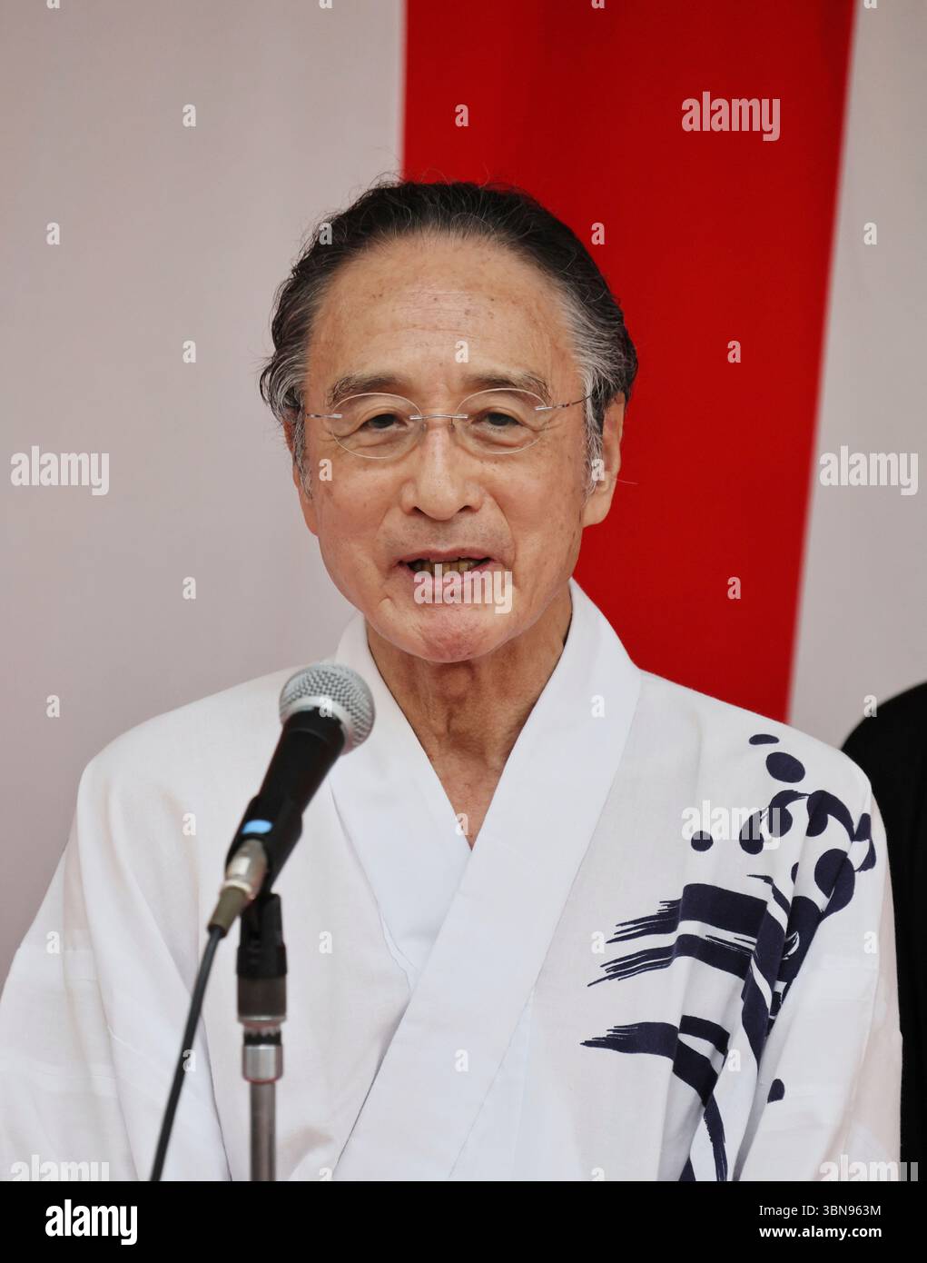 Kabuki actors Kataoka Nizaemon speaks after the traditional event ...