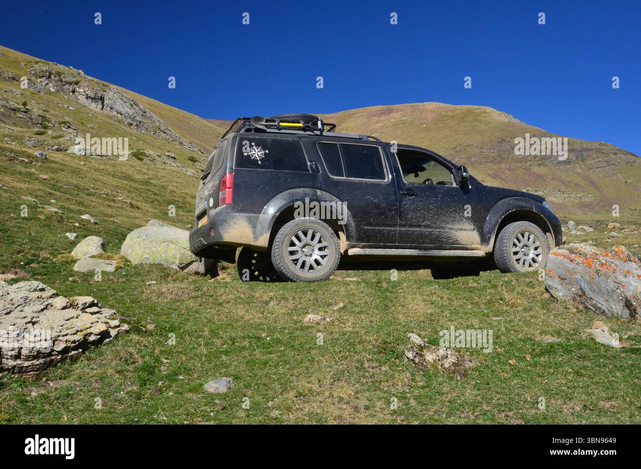 Nissan Pathfinder R51 4x4 in Pyrenees between Llessui and Espot Stock ...