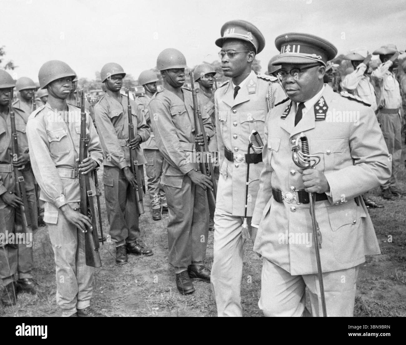 President Joseph Kasa-Vubu, right, and his newly-appointed commander in ...