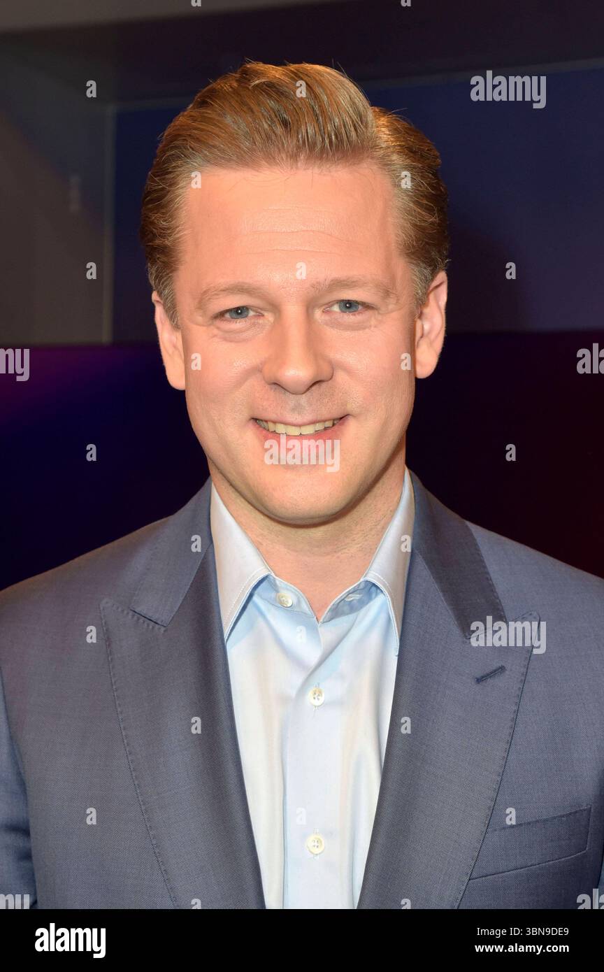 Helge Fuhst in der ARD-Talkshow maischberger im Studio Berlin Adlershof ...