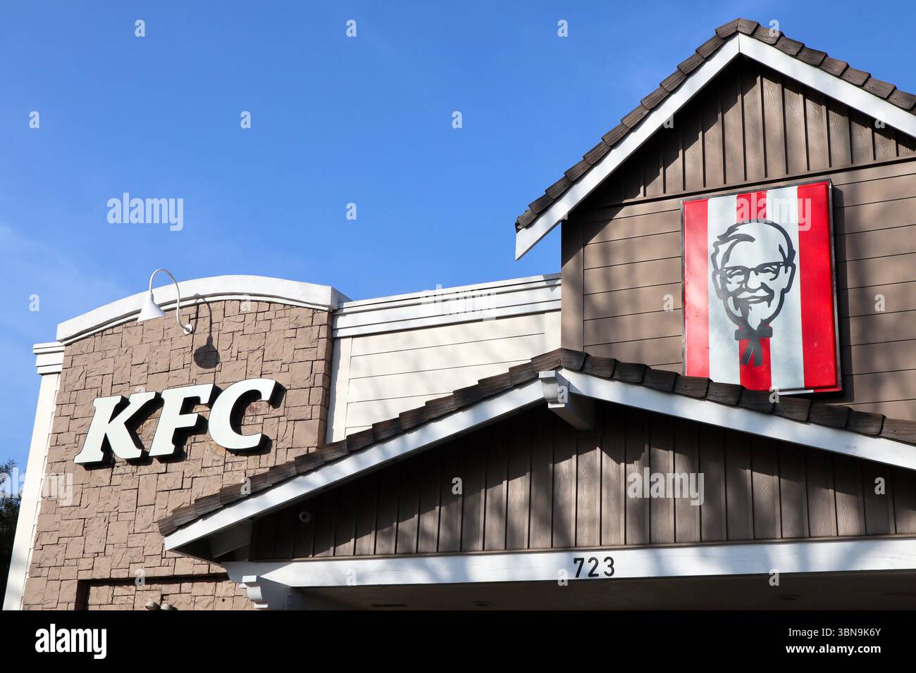 KFC Kentucky Fried Chicken, American fast food restaurant chain ...