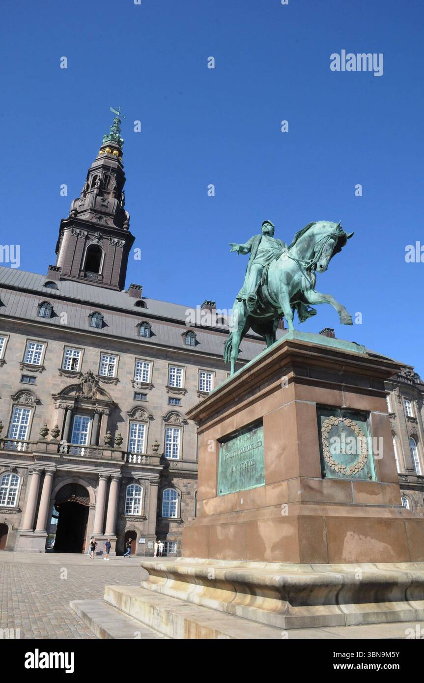 Copenhaen /Denamrk /O1 JULY 2025 /Statue of king frederikVII of denmark ...